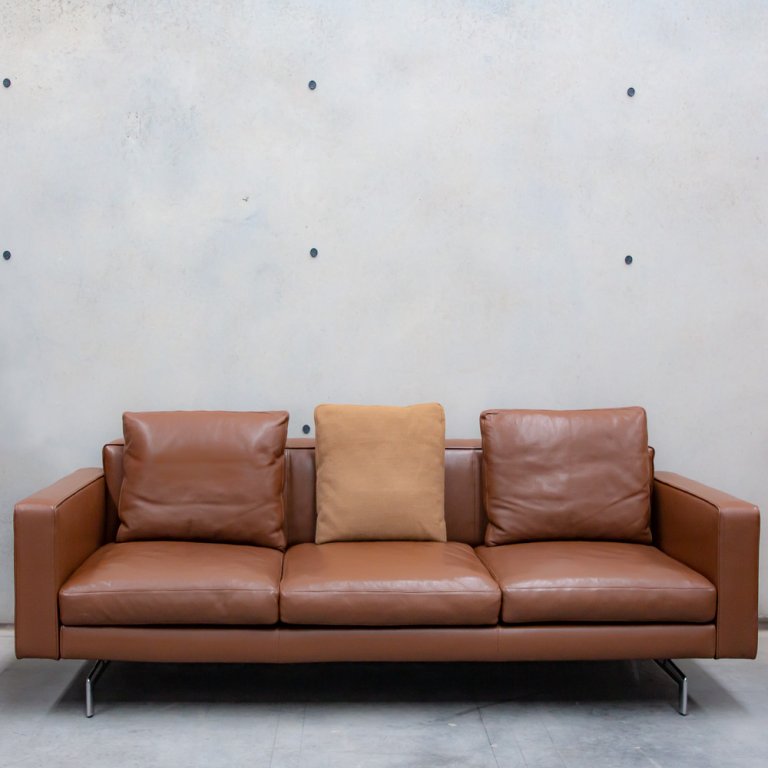 MInotti tan leather sofa by Rodolfo Dordoni - Design Consigned