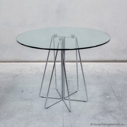 Paper clip round glass table by Vignelli for Knoll - Design Consigned