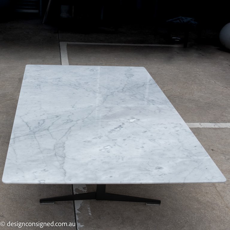 Fly marble coffee table by Antonio Citterio for Flexform - Design Consigned