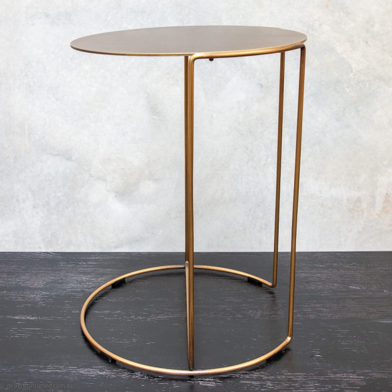 Oki round brass side table by Studio Eoos for Walter Knoll - Design ...