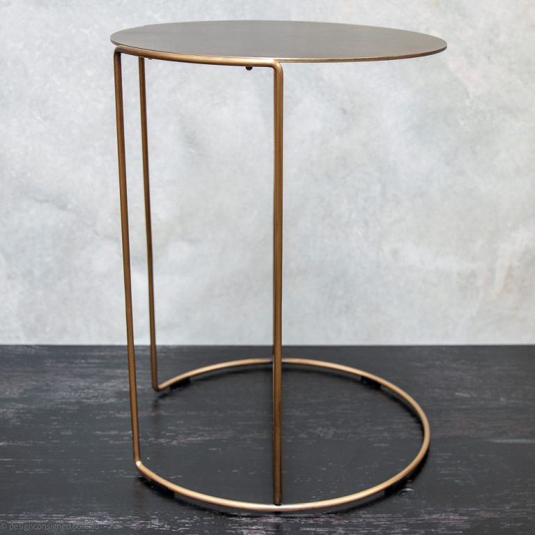 Oki round brass side table by Studio Eoos for Walter Knoll - Design ...